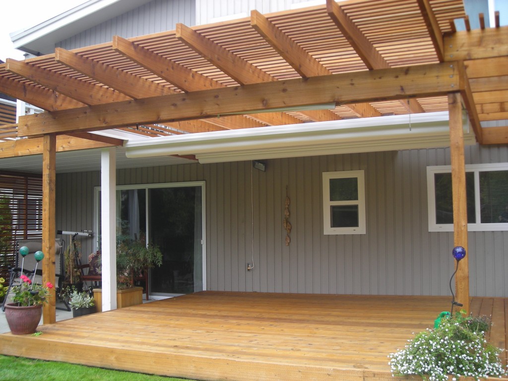 Retractable Patio Roof Creates a Modern Look to Any Outdoor Space