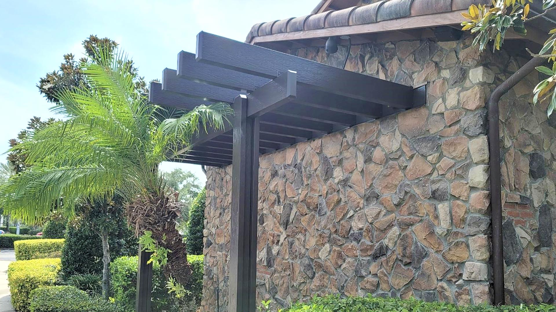 Olive Garden - Aluminum Trellis - Awning Works Inc.